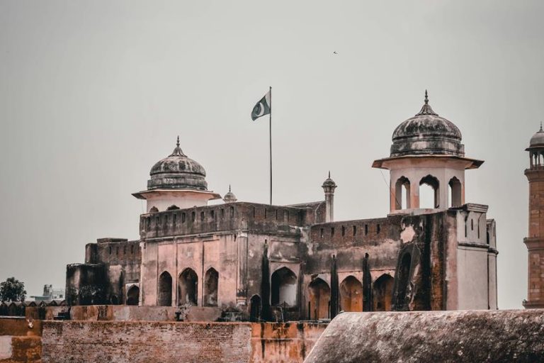 Unveiling the Grandeur of Lahore Fort in Pakistan - Pakistan Traveling ...